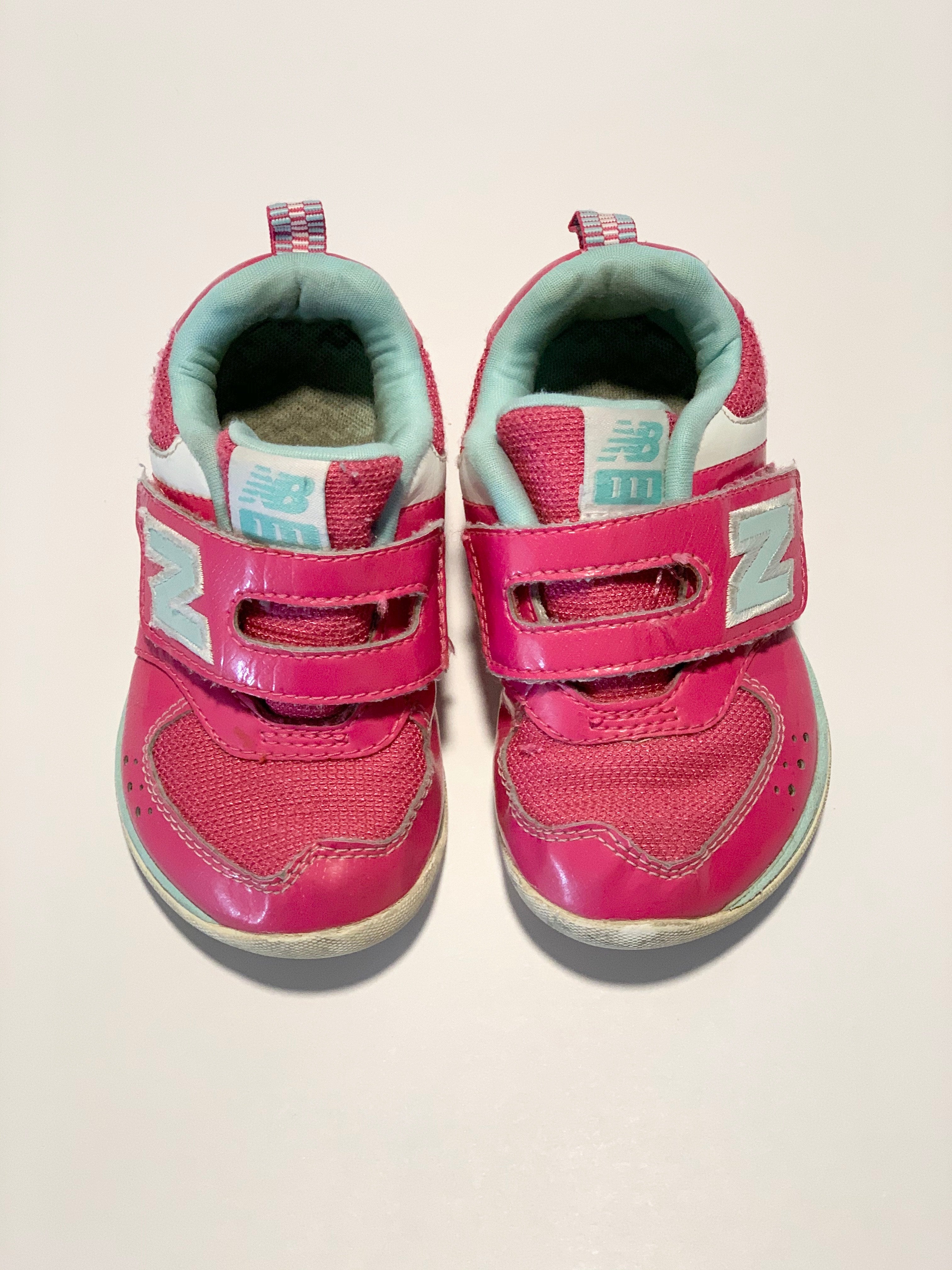 Pink 111 sneakers - Size US7 – Recyclababy
